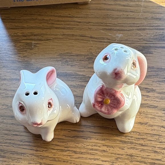 Avon | Kitchen | Avon Ceramic Bunny Pair White And Pink Salt And Pepper ...